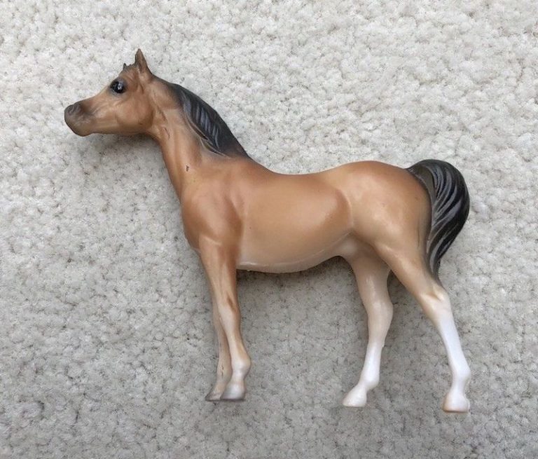 Set of 12 Miniatures | Breyer Value Guide