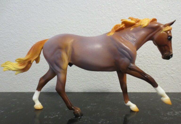 Dundee/Australian Stock Horse | Breyer Value Guide